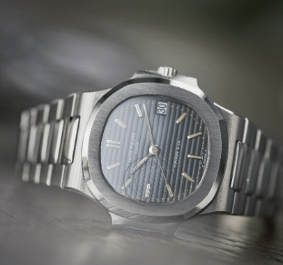 Patek philippe Nautilus 3711/1G-001 ridged Blue dial with horizontal g ...